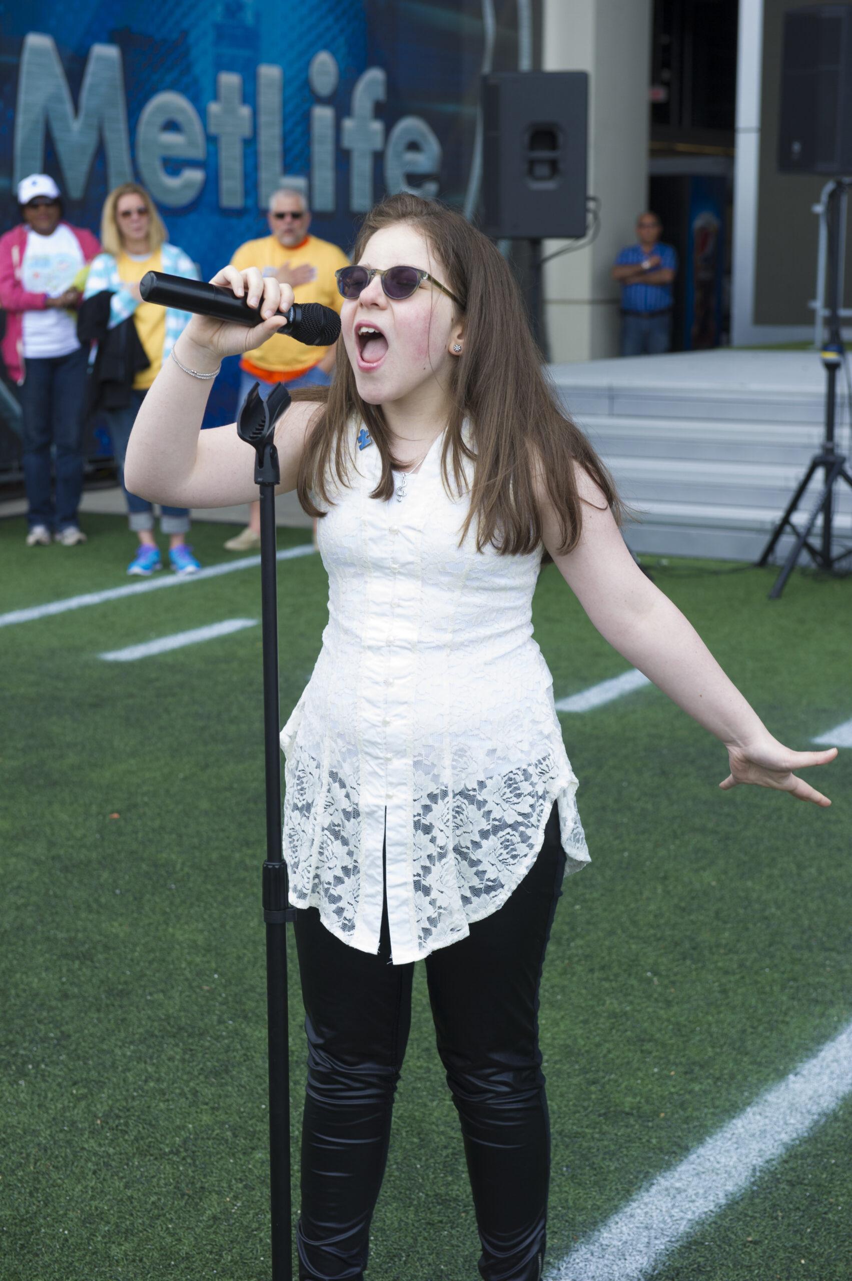 This Musician with Autism Who Sang with Katy Perry is an Inspiration ...